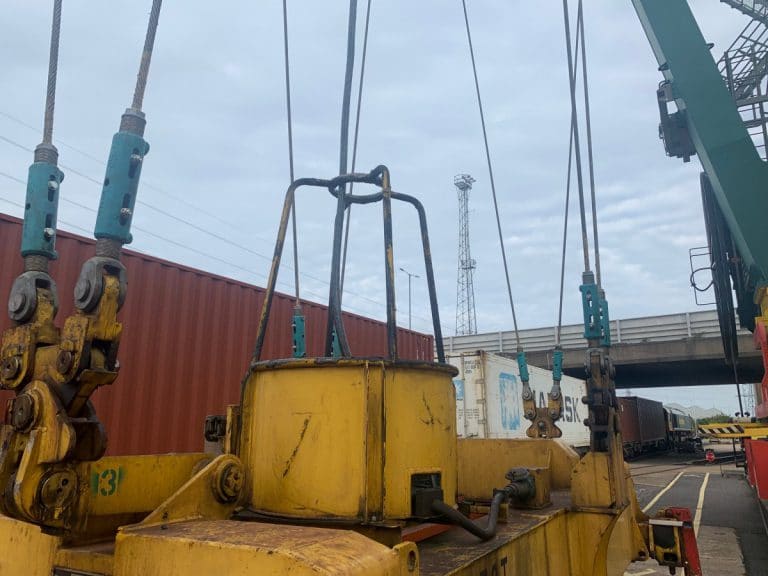 RMG Cranes in Southampton Container Terminal (UK) - Global Rope Fittings